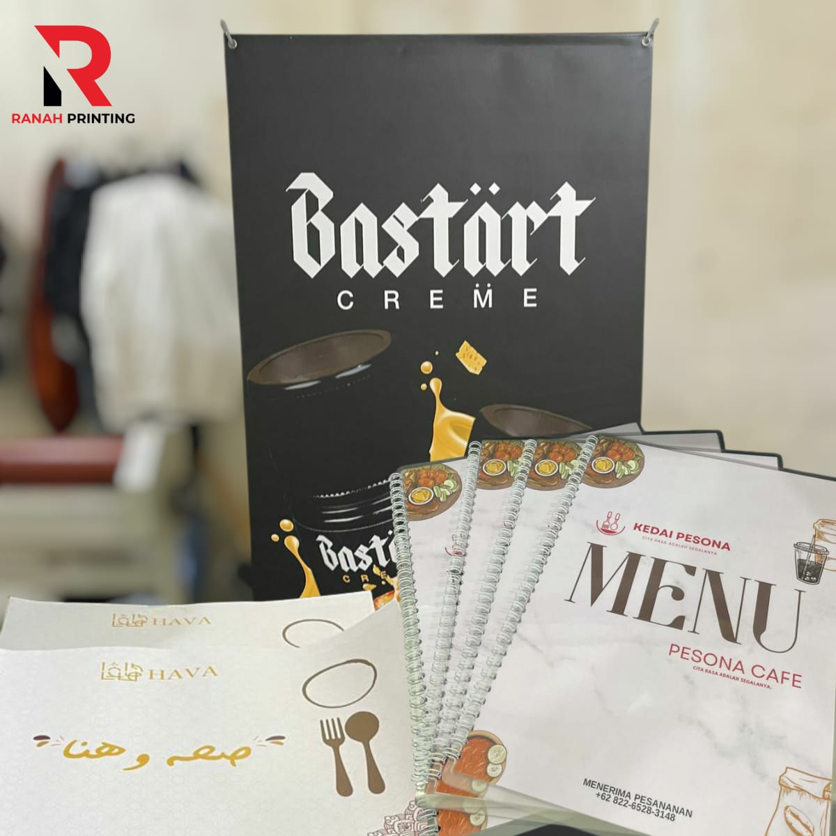 Cetak banner, menu, dan placemat untuk restoran di Ranah Printing